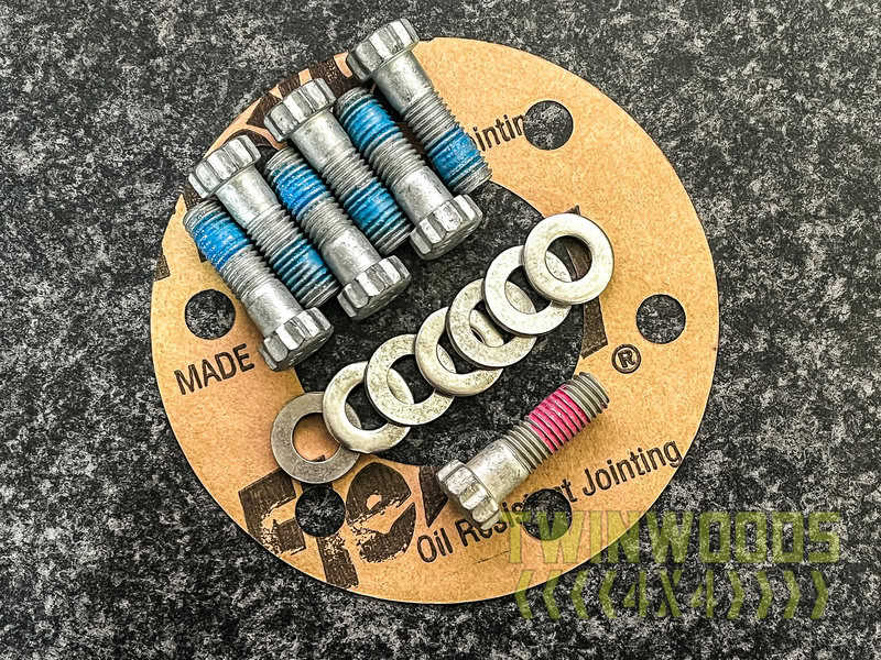 Defender Swivel Housing to Axle Bolt Set - including Dowel Bolt